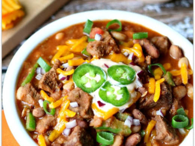 Slow Cooker Beefy 15 BEAN Chili | Hurst Beans